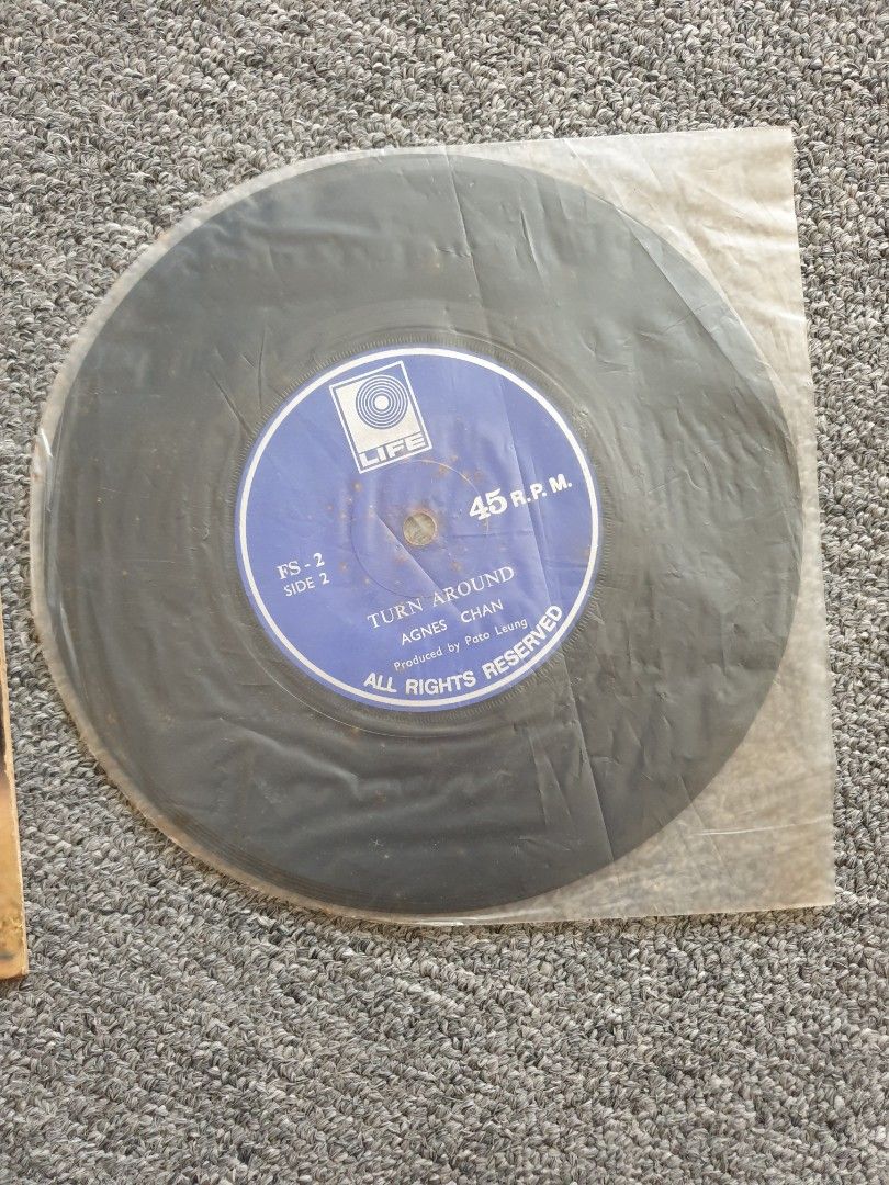Vintage EP Piring hitam Vinyl Agnes Chan ,sweet dreams 45RPM, Hobbies ...