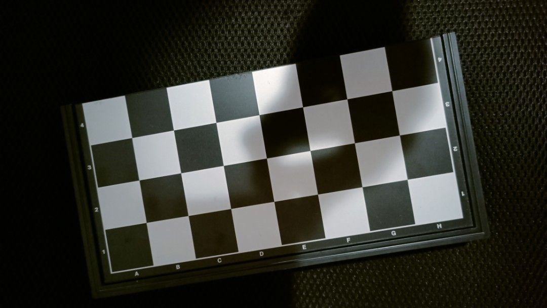Foldable Chess Board, Hobbies & Toys, Toys & Games on Carousell