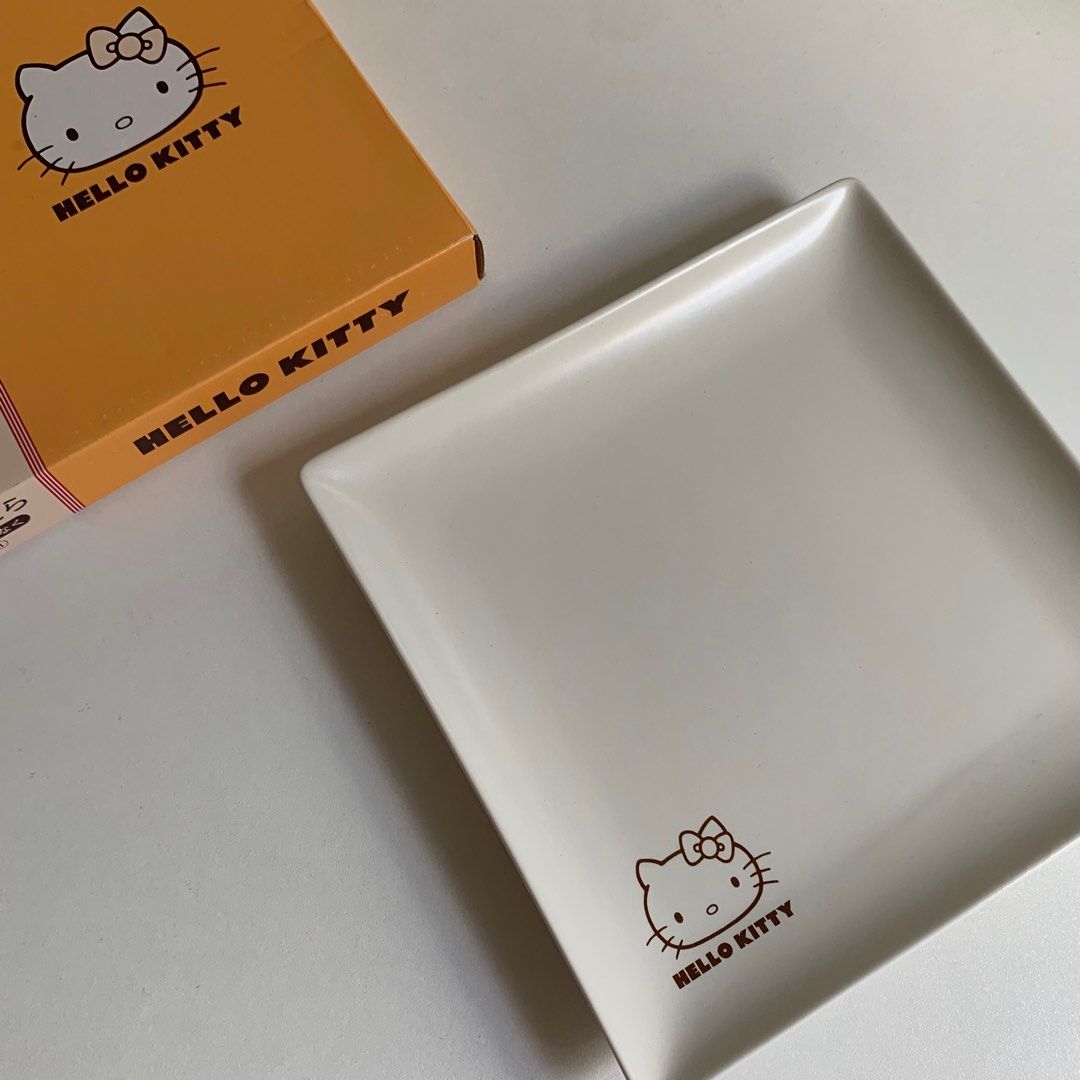 Hello Kitty Square Plate, Furniture & Home Living, Kitchenware ...
