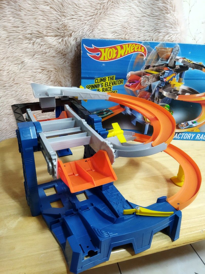 Hot wheels Factory Raceway, Hobbies & Toys, Toys & Games on Carousell