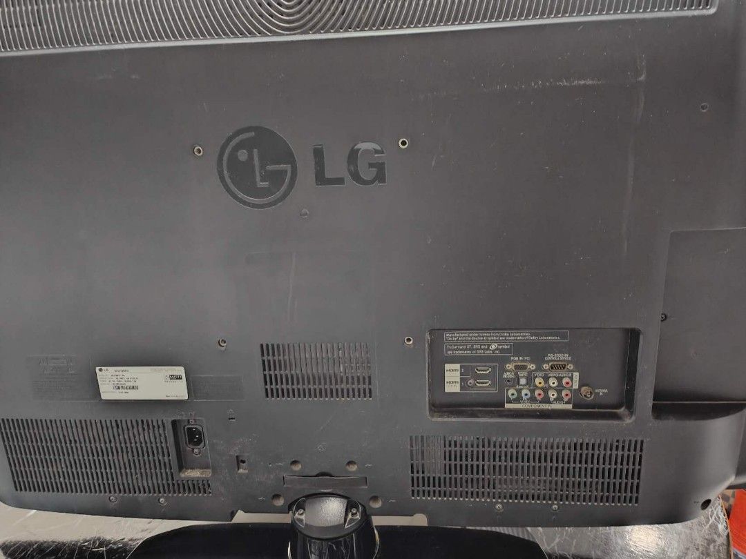 LG 40" LCD TV, TV & Home Appliances, TV & Entertainment, TV on Carousell