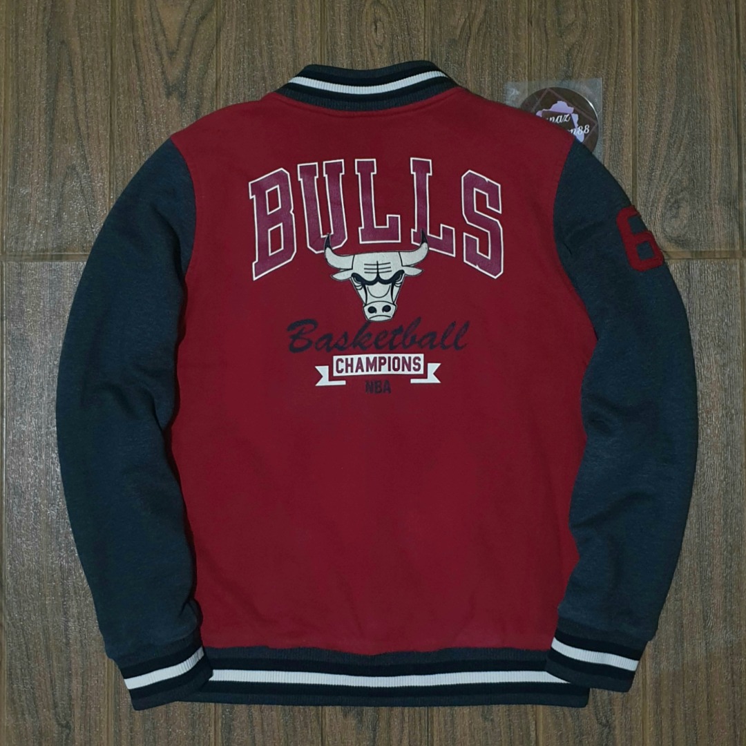 NBA Chicago Bulls Original Varsity Jacket, Fesyen Pria, Pakaian , Baju ...