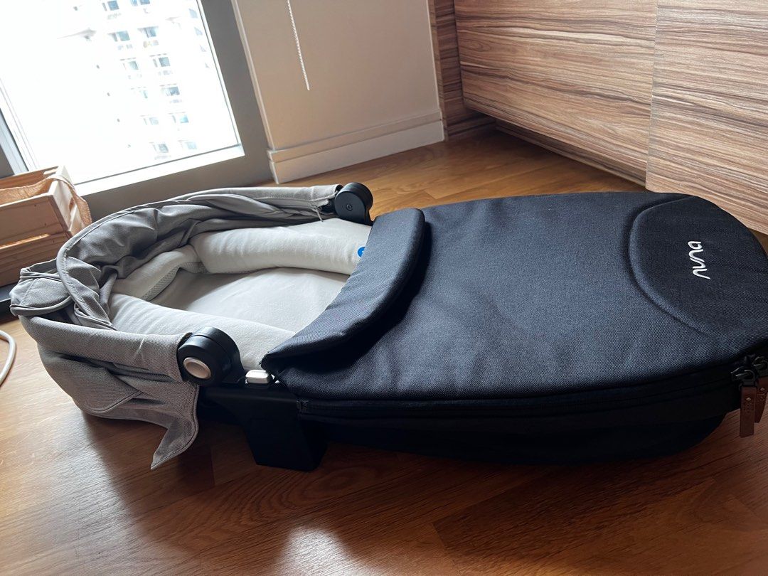 Nuna Triv Carrycot bassinet, Babies & Kids, Going Out, Strollers on ...
