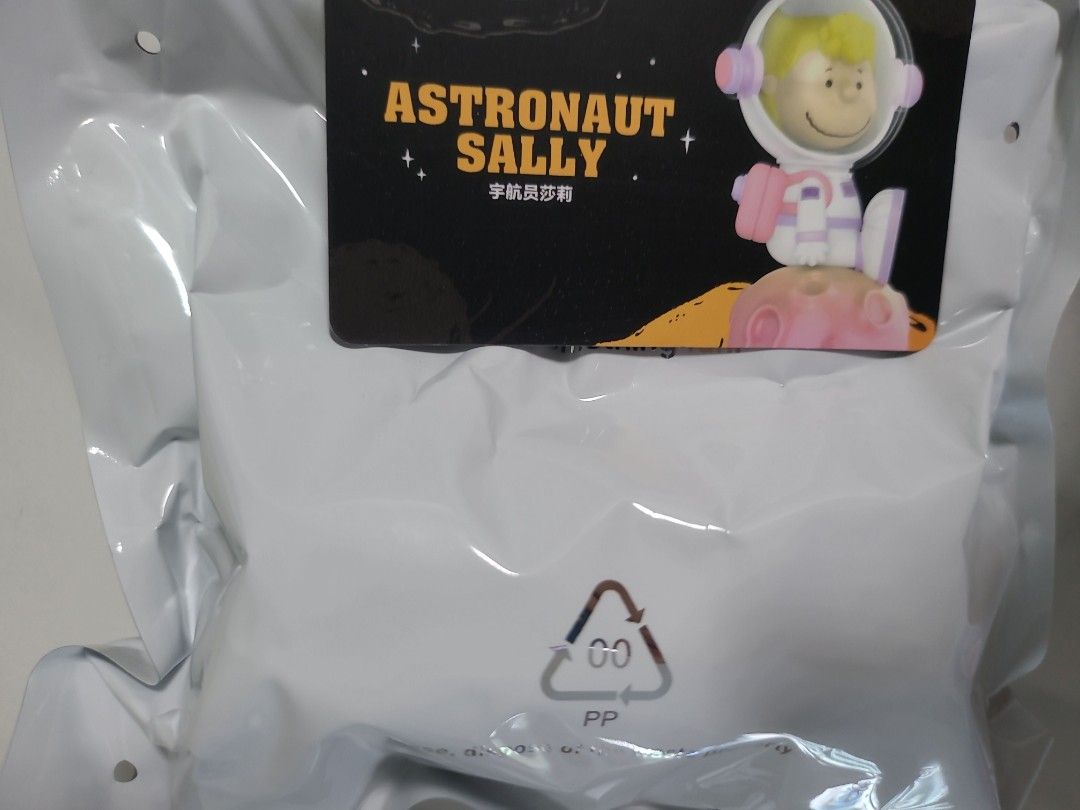 Pop mart Snoopy rocket beagle series, Hobbies & Toys, Toys & Games on ...