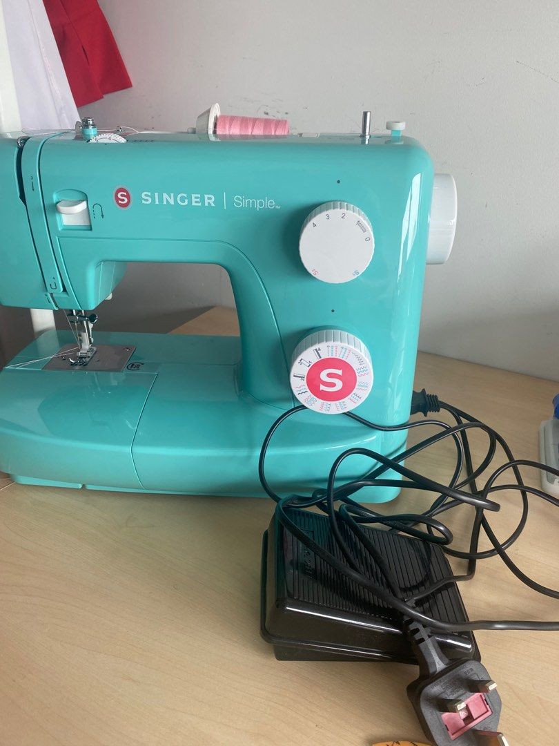 Singer sewing machine 3223, Hobbies & Toys, Stationery & Craft, Craft ...