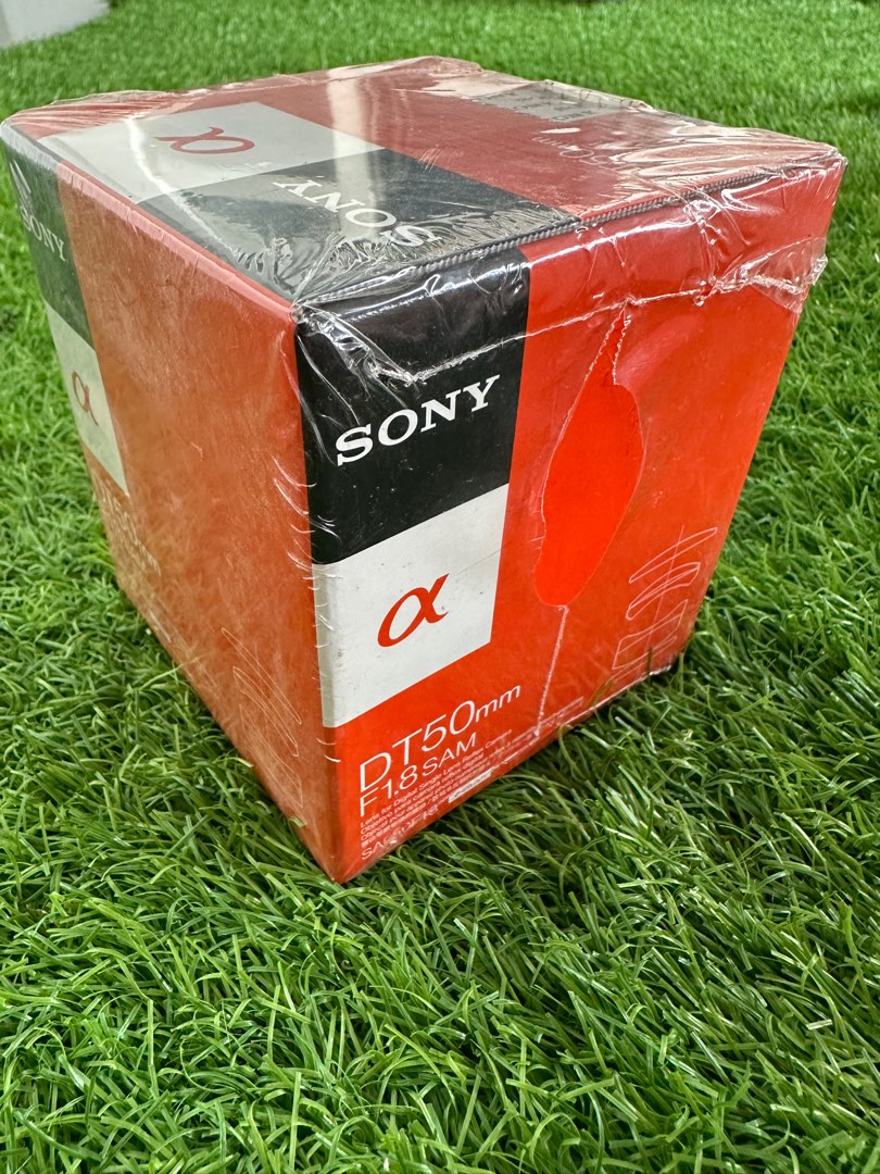 Sony DT50mm F1.8 SAM (SAL50F18), Photography, Lens & Kits on Carousell
