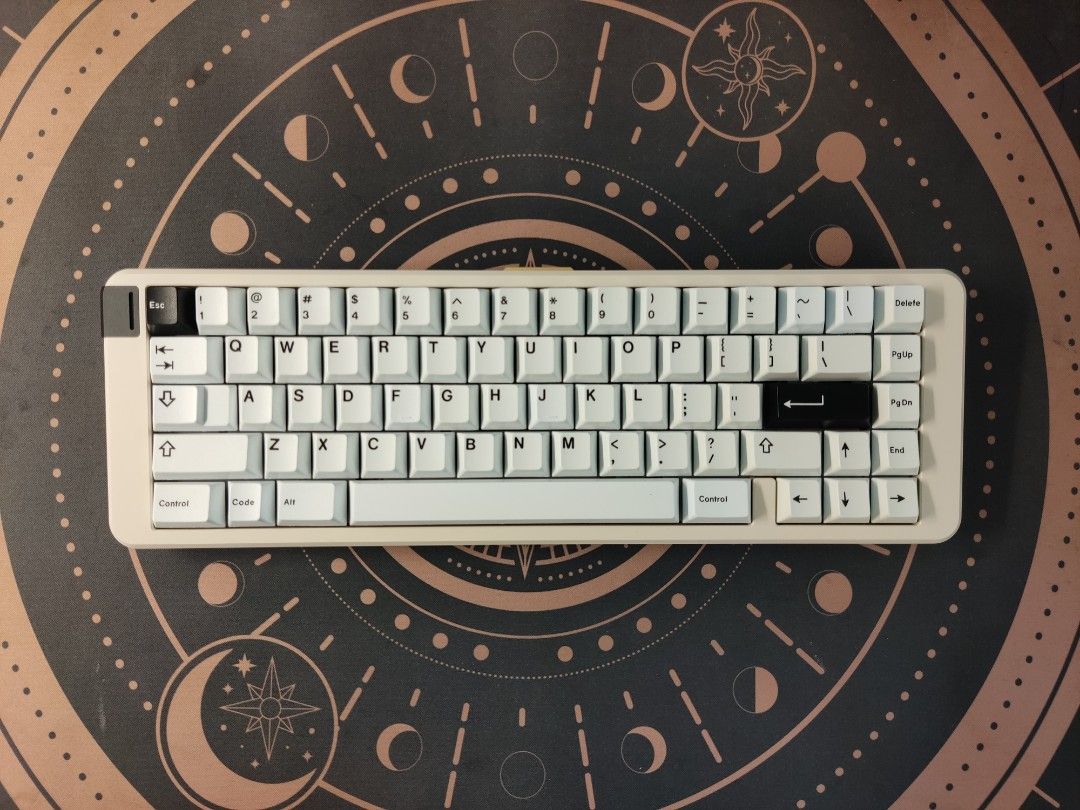 Space65 R3 with Gateron Black Ink V2 and GMK Bleached Custom Mechanical ...