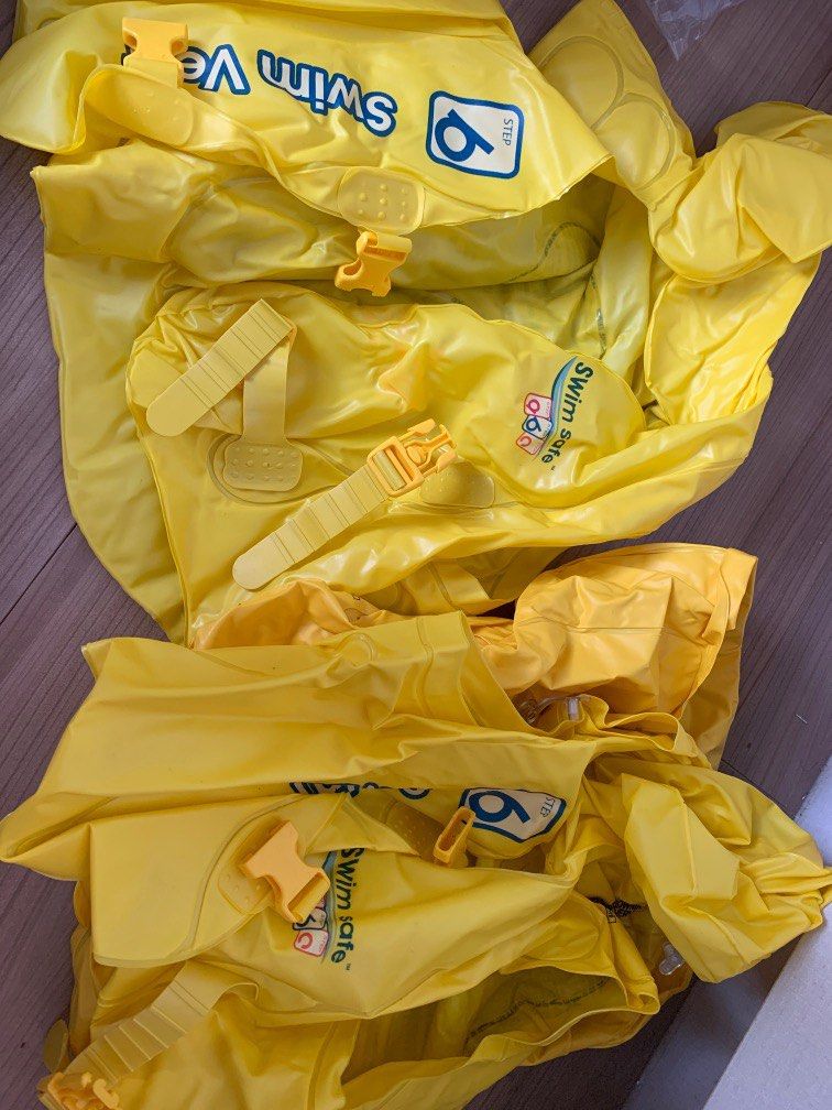 Swim vest, Sports Equipment, Sports & Games, Water Sports on Carousell