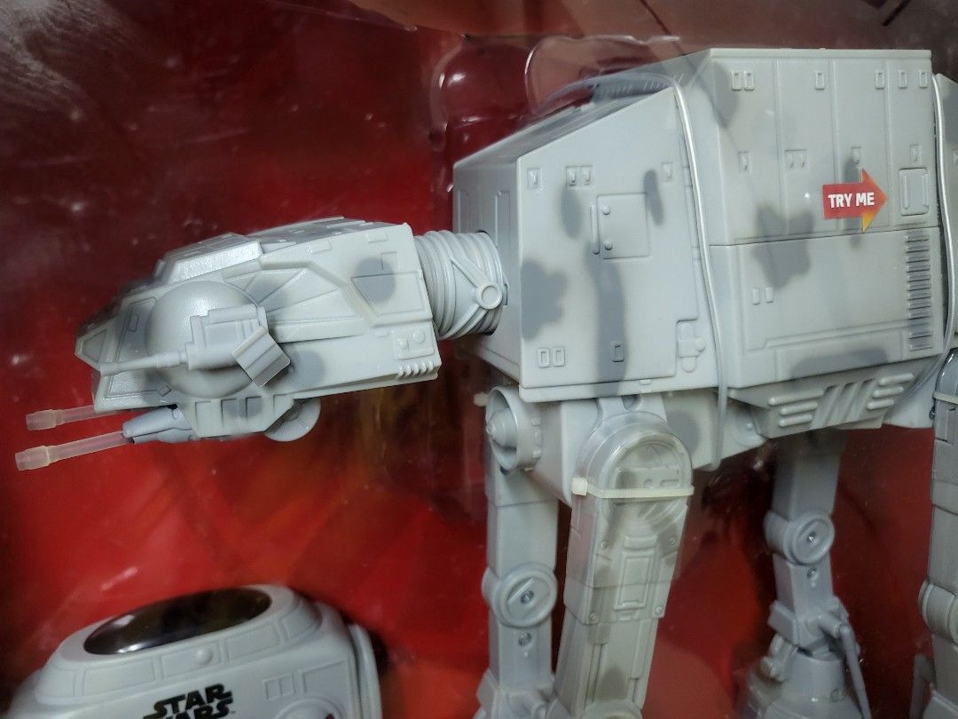 Thinkway Toys Star Wars AT-AT U-Command with Remote Control 全新, 興趣及遊戲 ...