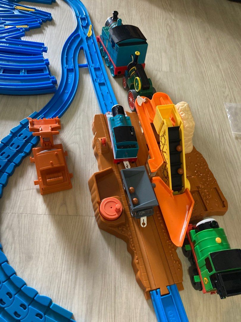 Thomas train + track, Hobbies & Toys, Toys & Games on Carousell