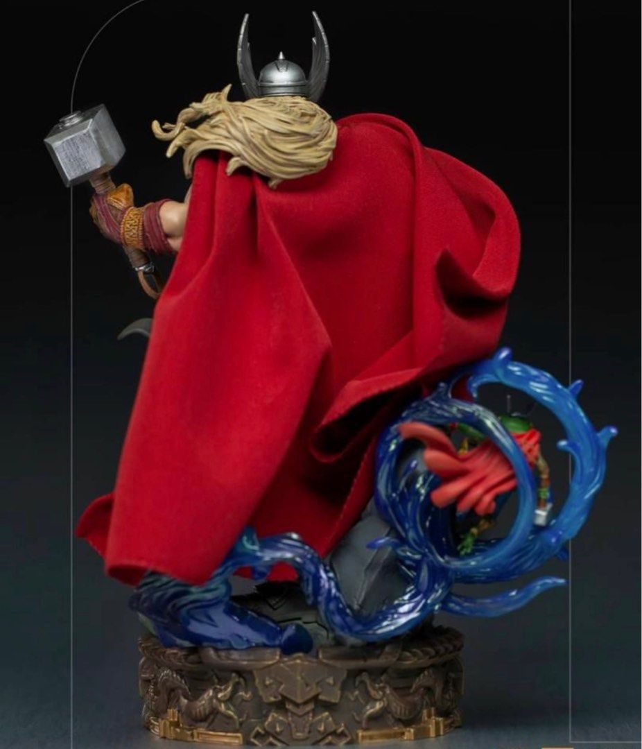 Thor & Odin Deluxe versions of Iron studios ( not XM, Bowen, legendary ...