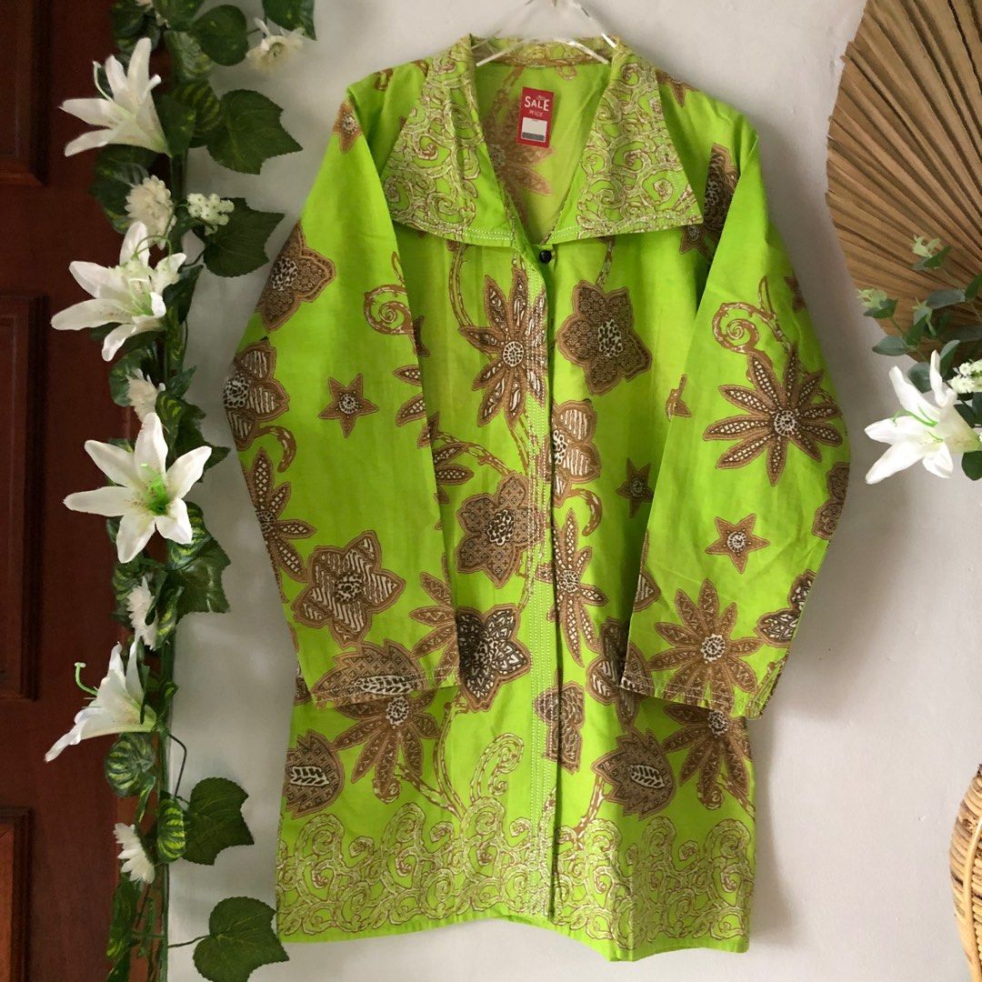 Tunik batik hijau, Fesyen Wanita, Pakaian Wanita, Gaun & Rok di Carousell