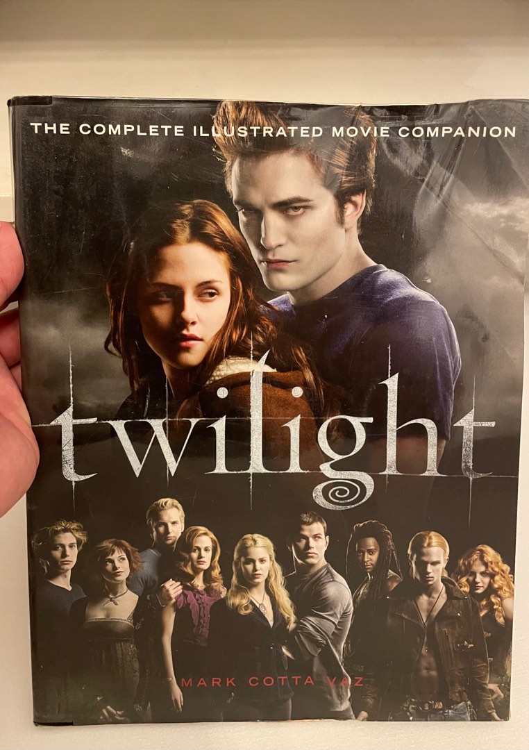 Twilight (The Complete Illustrated Movie Companion), Hobbies & Toys ...