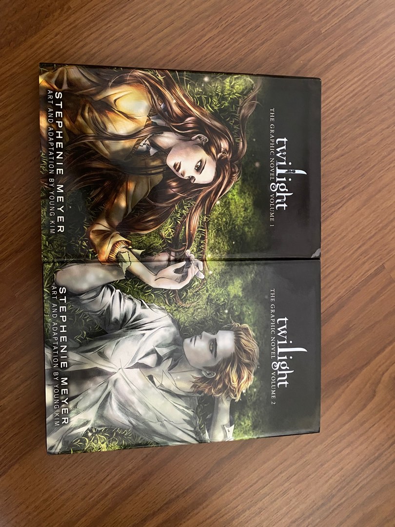 Twilight The Graphic Novel Volume 1 and 2 hardcover, Hobbies & Toys ...