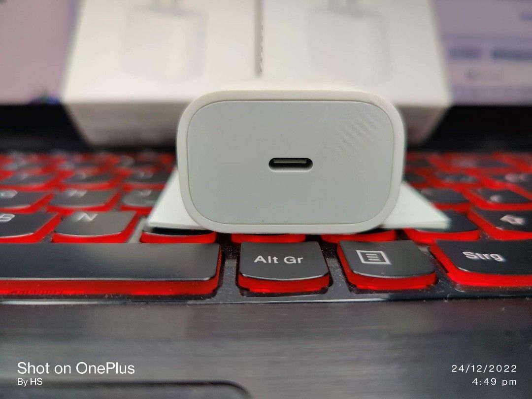 Universal PD 20W USB-C power adapter original, Mobile Phones & Gadgets ...