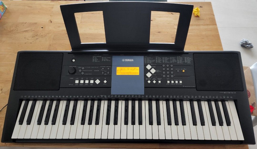 Yamaha PSR E333, Hobbies & Toys, Music & Media, Musical Instruments on ...