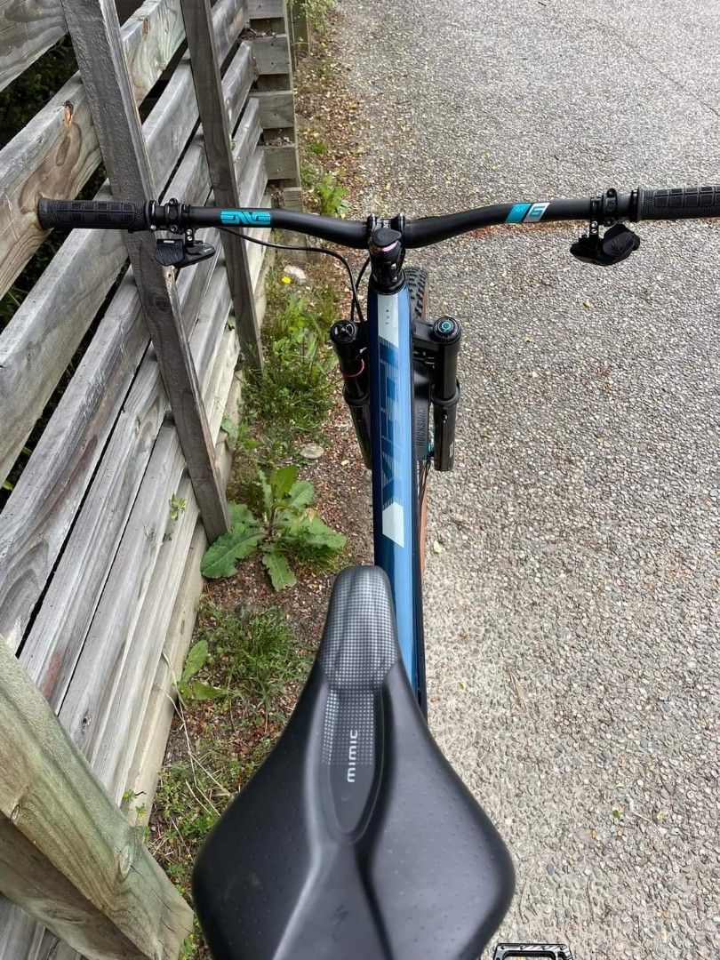 Yeti Arc cobalt blue 2023, Sports Equipment, Bicycles & Parts, Bicycles ...