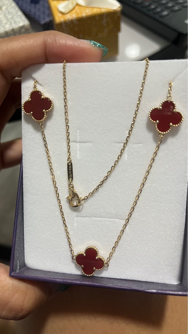Alhambra Red, Women's Fashion, Jewelry & Organisers, Necklaces on Carousell
