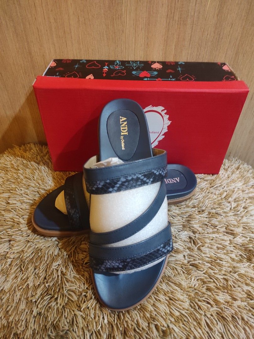 Andi by Outland, Women's Fashion, Footwear, Flats & Sandals on Carousell