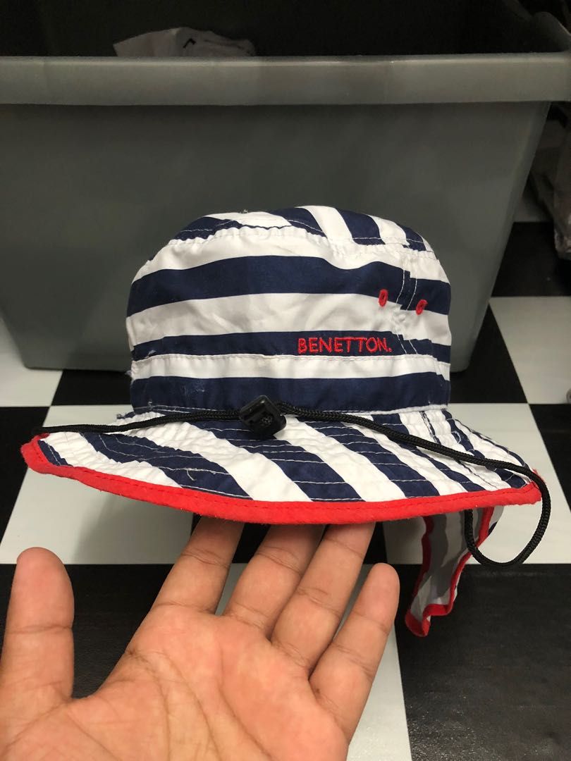 Benetton hat bucket Ade tali dan tutup belakang, Men's Fashion, Watches ...