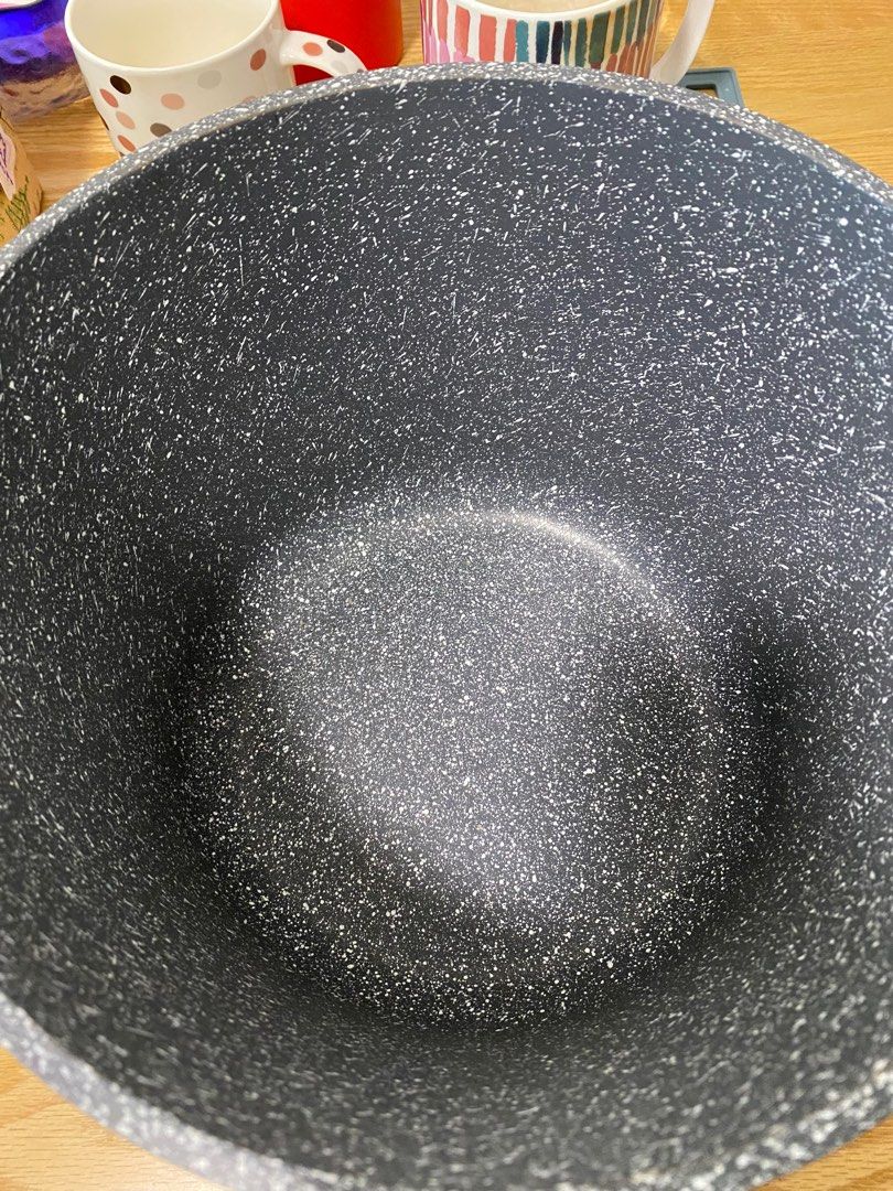 Carote 24cm deep sauce pot, Furniture & Home Living, Kitchenware ...