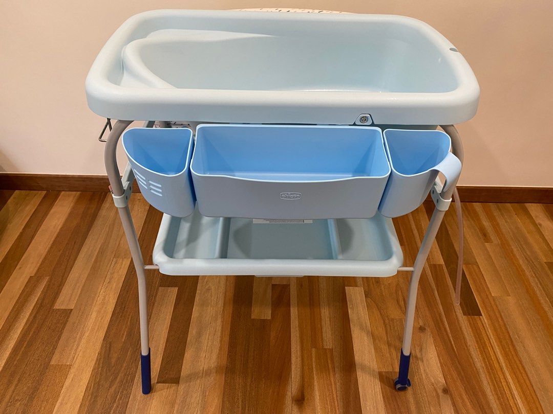 Chicco Cuddle and Bubble bath and changing table, Babies & Kids ...