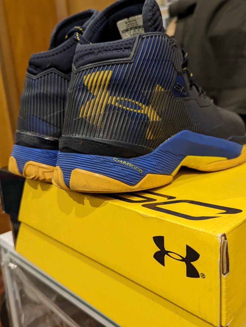 Curry 2.5s, Men's Fashion, Footwear, Sneakers on Carousell