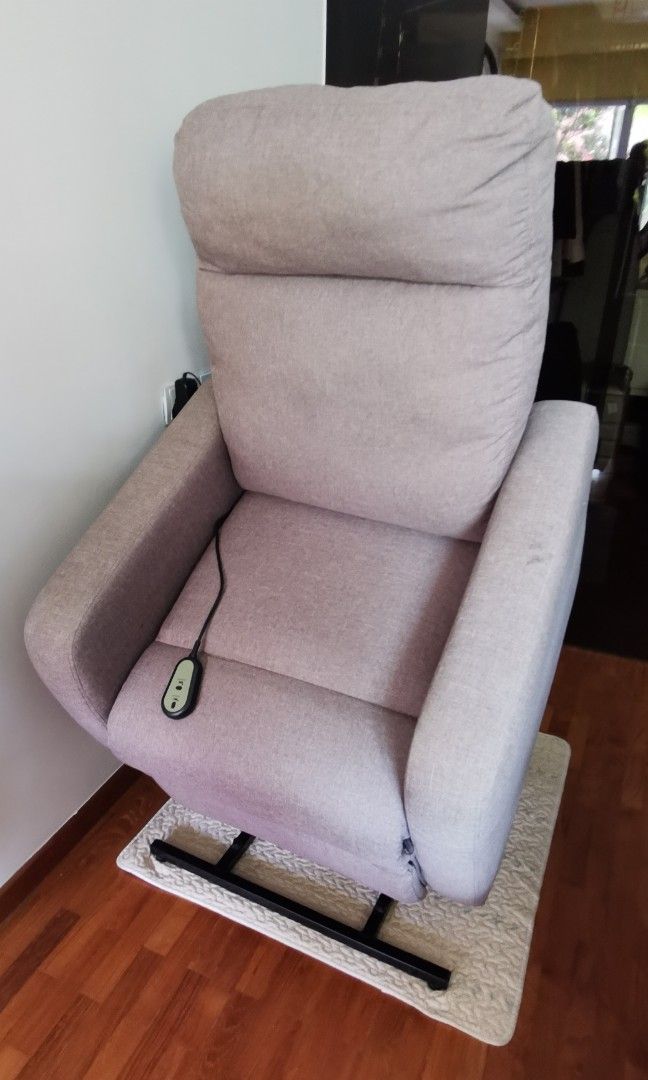 Electronic recliner chair, Furniture & Home Living, Furniture, Chairs ...
