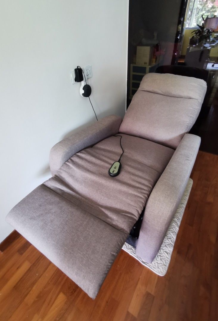 Electronic recliner chair, Furniture & Home Living, Furniture, Chairs ...