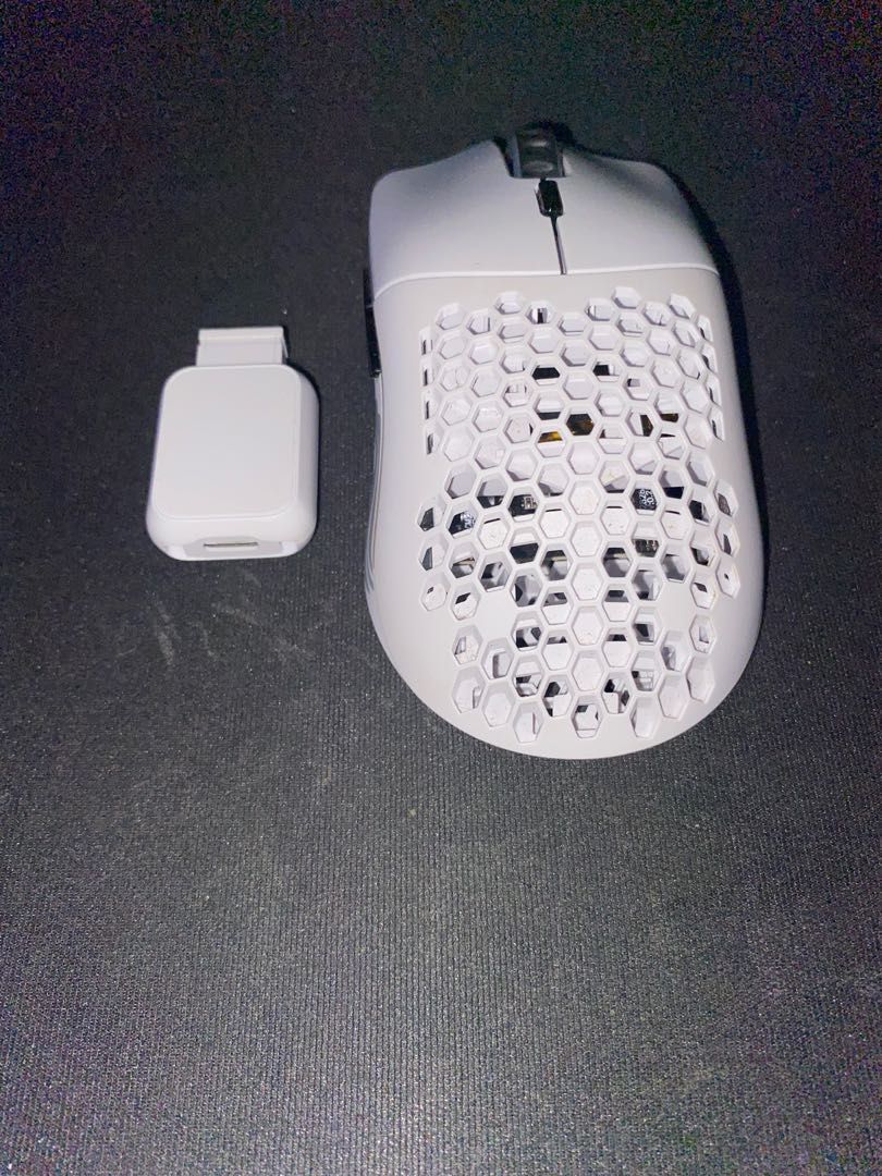 GLORIOUS MODEL O- Wireless WHITE*, 電腦＆科技, 電腦周邊及配件, 電腦滑鼠及相關產品 - Carousell