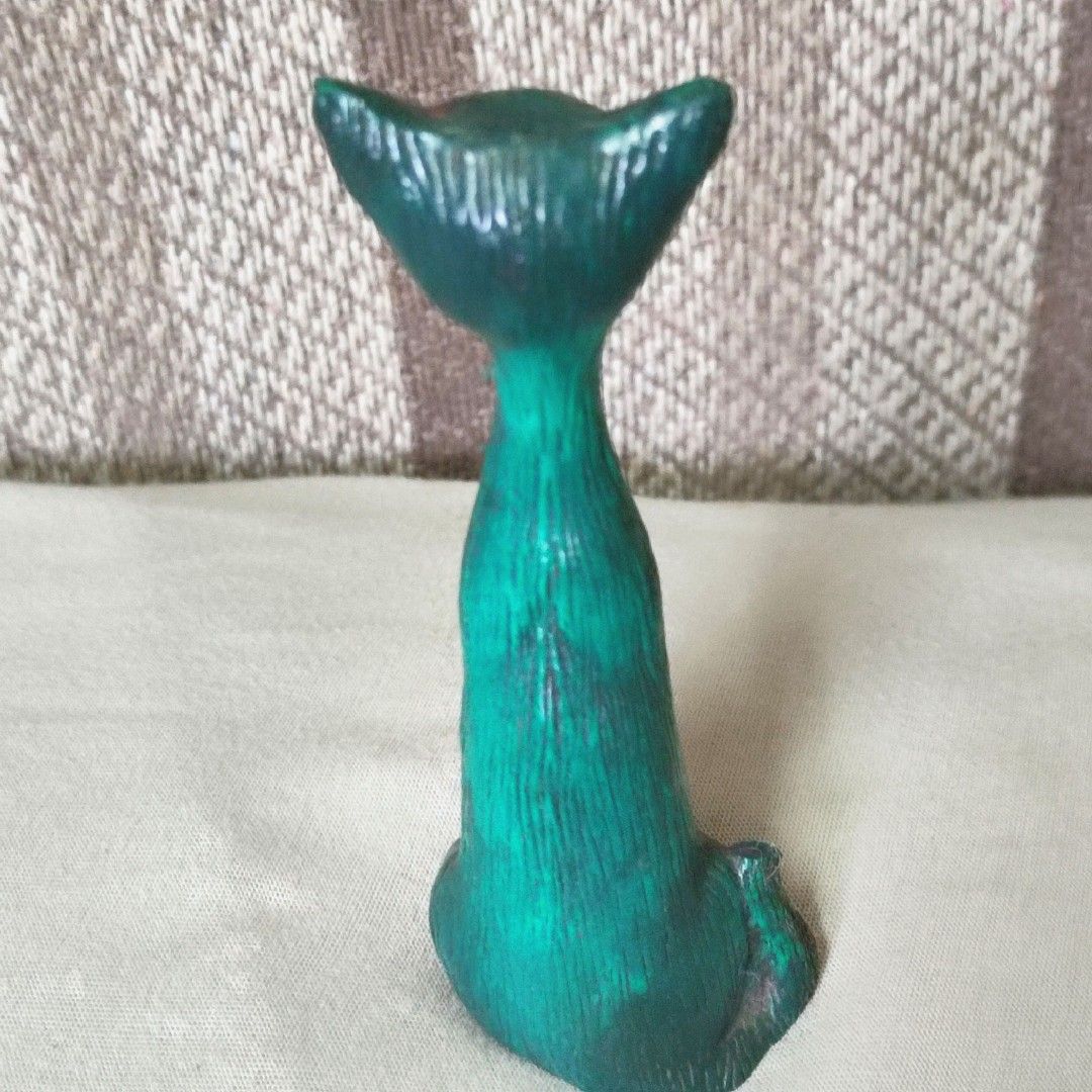 Green Statued Long Neck Cat Art, Hobbies & Toys, Stationary & Craft ...