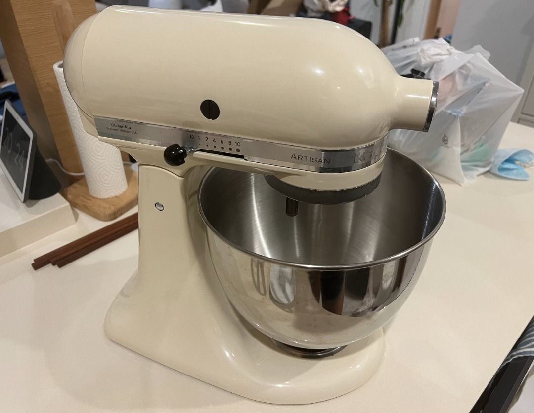 KitchenAid Artisan Stand Mixer 4.8L KSM125B Fresh Linen cream color, TV ...