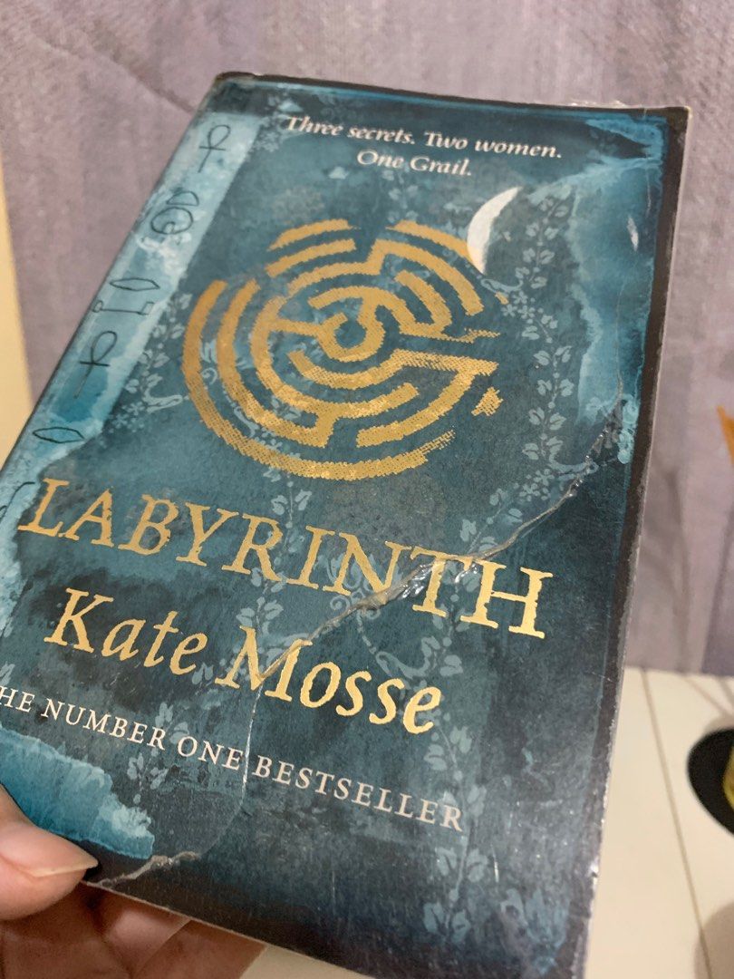 Labyrinthe by Kate Mosse, Hobbies & Toys, Books & Magazines, Fiction ...