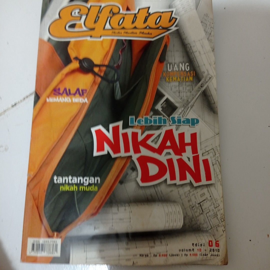majalah elfata, Buku & Alat Tulis, Majalah & Lainnya di Carousell