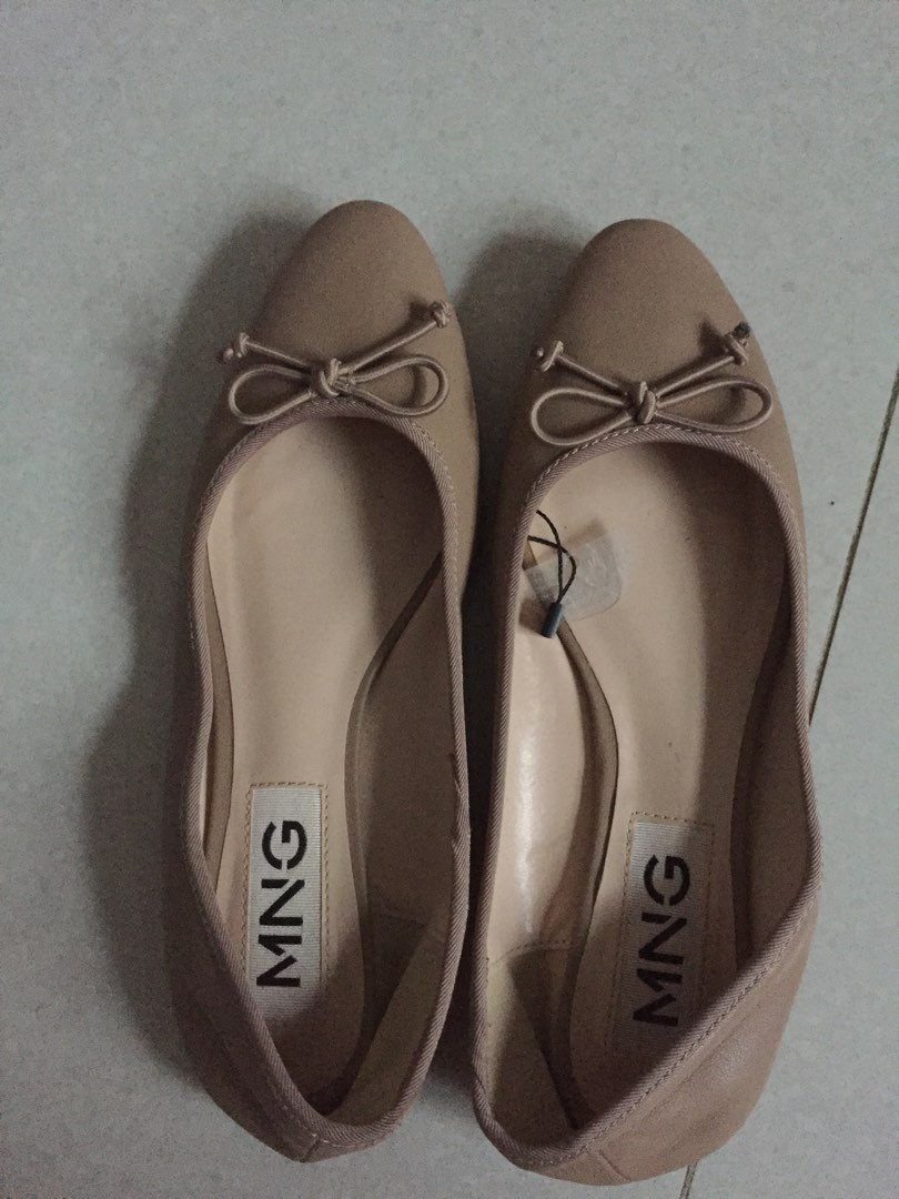Mango Flats, Women's Fashion, Footwear, Flats & Sandals on Carousell