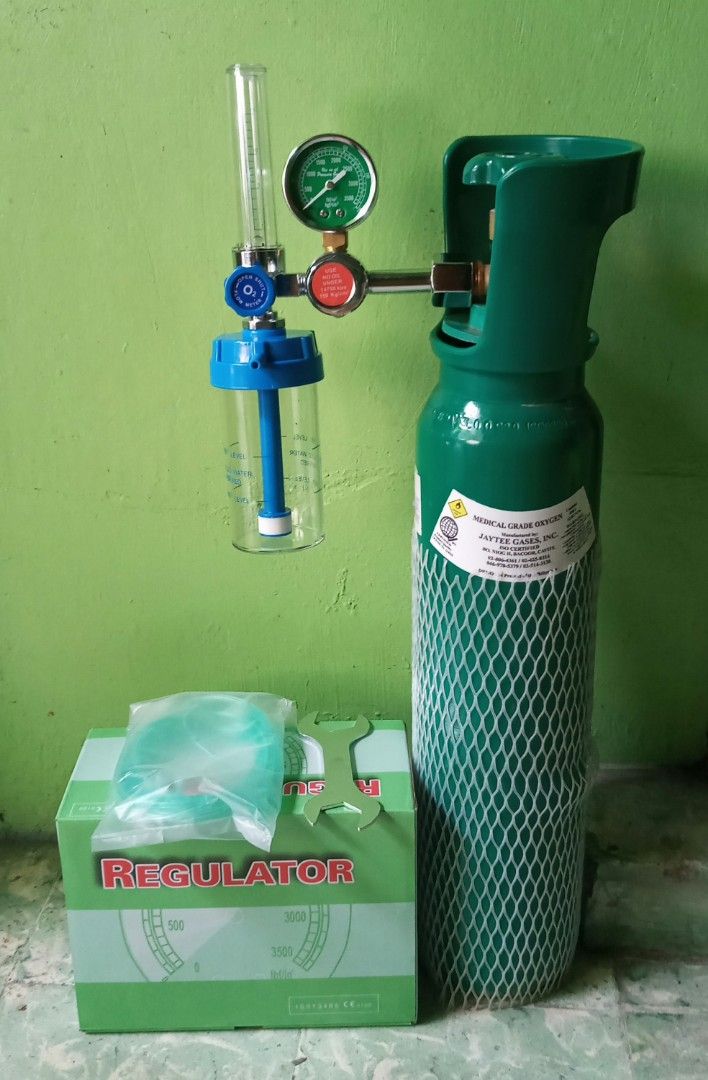 Medical Oxygen tank with regulator set, Health & Nutrition, Medical ...