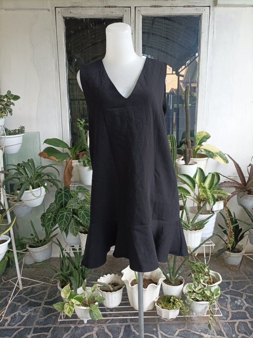 Preloved Second Bekas Mini Dress Overall Hitam Merk Bless, Fesyen ...