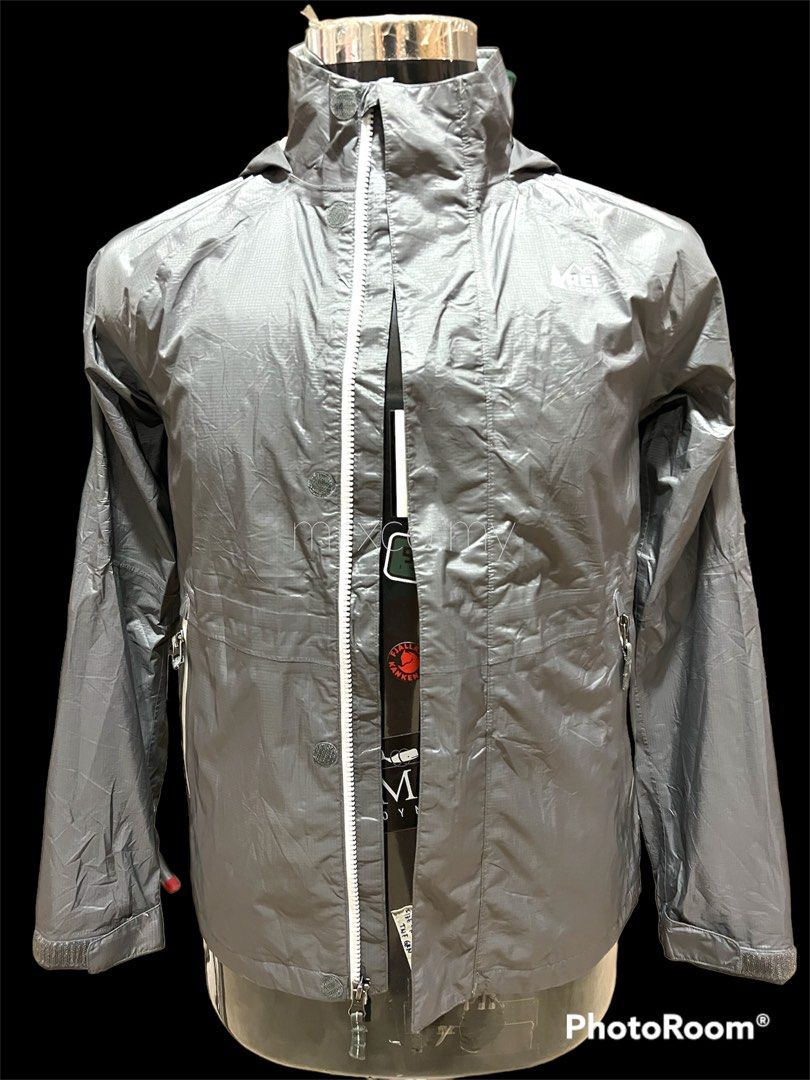 REI raincoat, Men's Fashion, Coats, Jackets and Outerwear on Carousell
