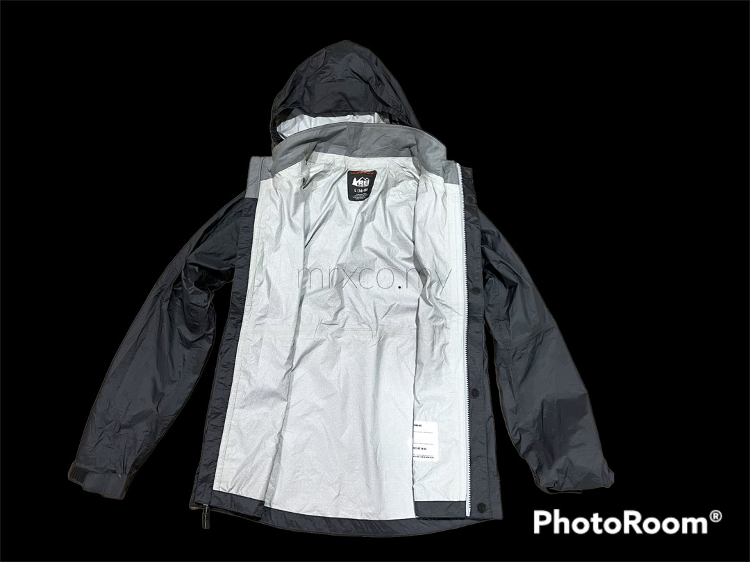 REI raincoat, Men's Fashion, Coats, Jackets and Outerwear on Carousell