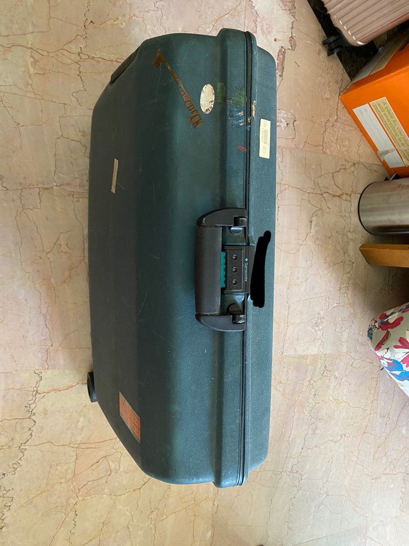 Samsonite Oyster Suitcase, Hobbies & Toys, Travel, Luggage on Carousell