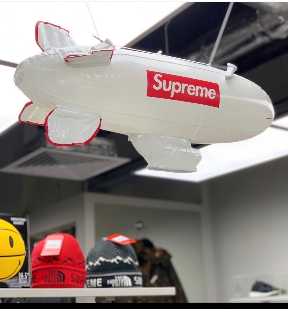Scarface Blimp Movie Supreme, Hobbies & Toys, Toys & Games on Carousell
