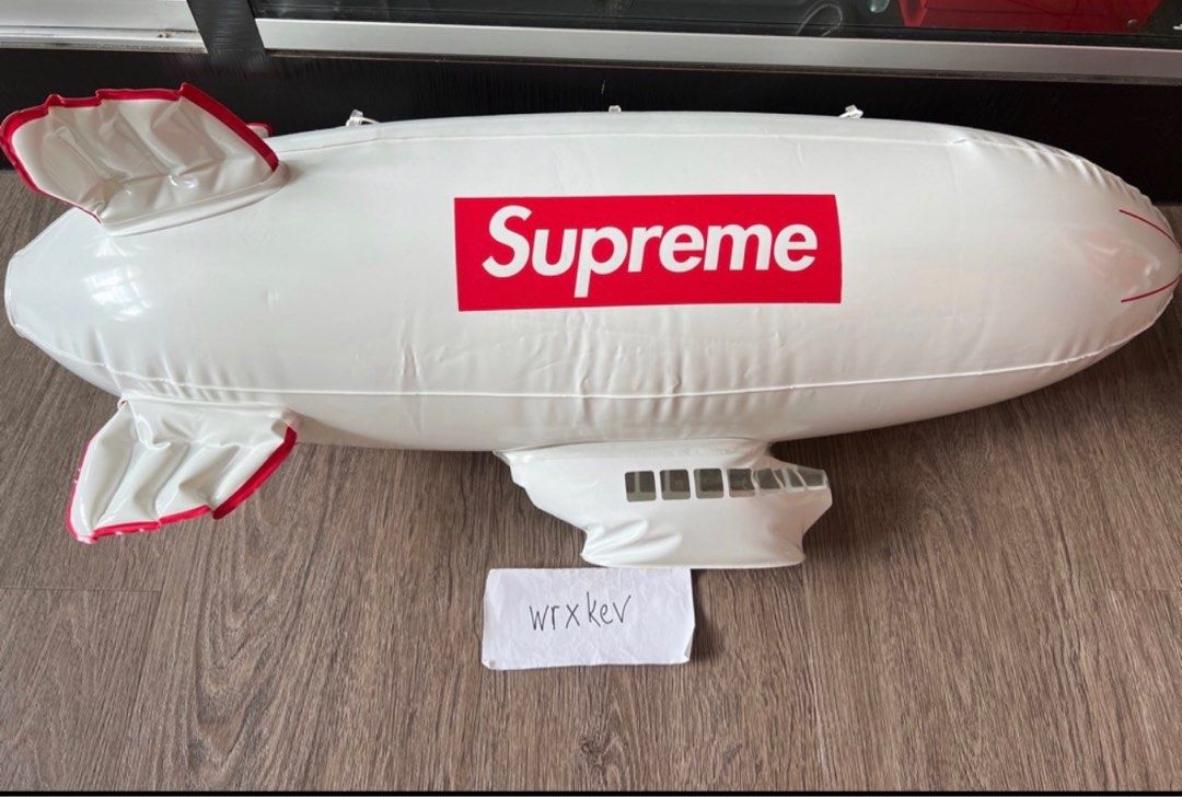 Scarface Blimp Movie Supreme, Hobbies & Toys, Toys & Games on Carousell