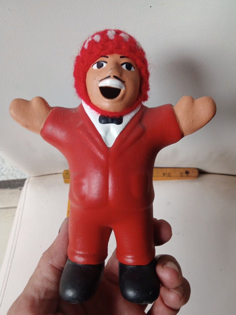 Singing Man Clay Figure fr Peru, Hobbies & Toys, Memorabilia ...