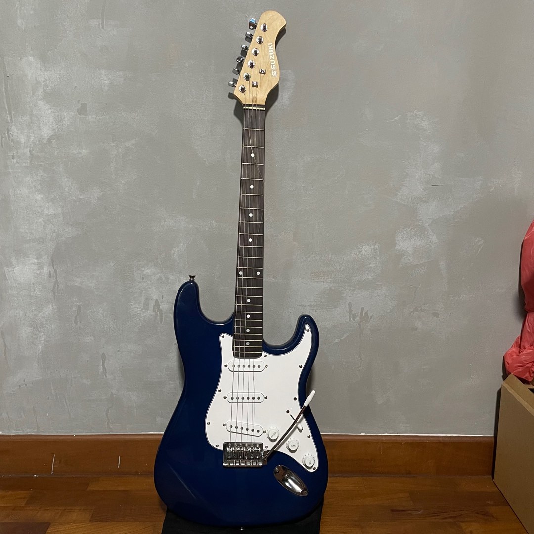 Suzuki Electric Guitar, Hobbies & Toys, Music & Media, Musical ...