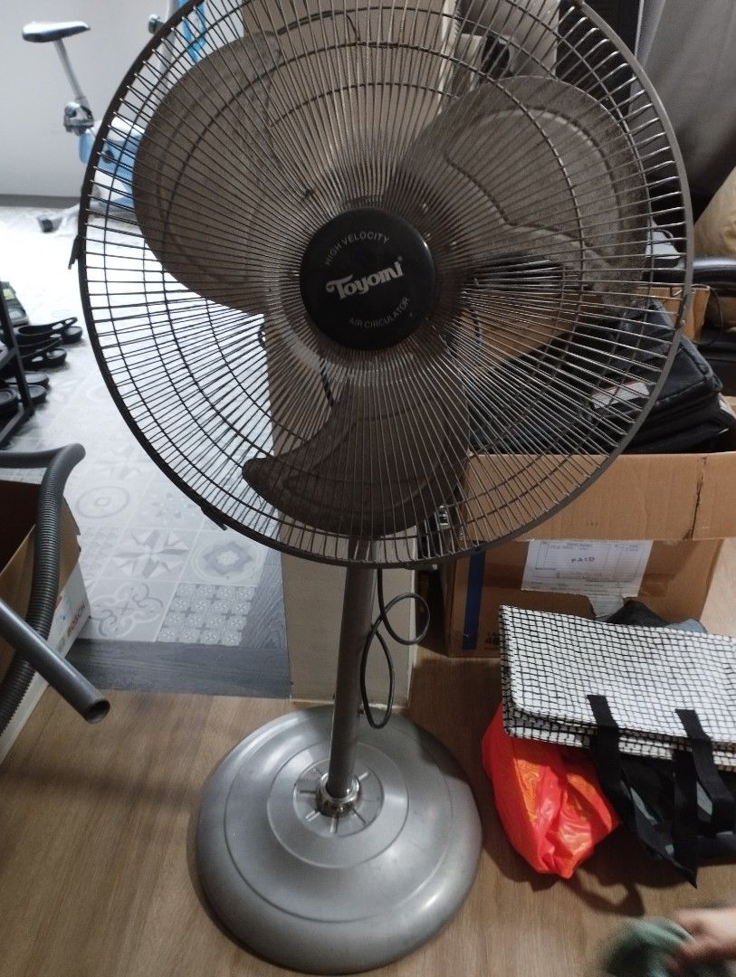 Toyomi Metal Stand Fan, Furniture & Home Living, Lighting & Fans, Fans ...
