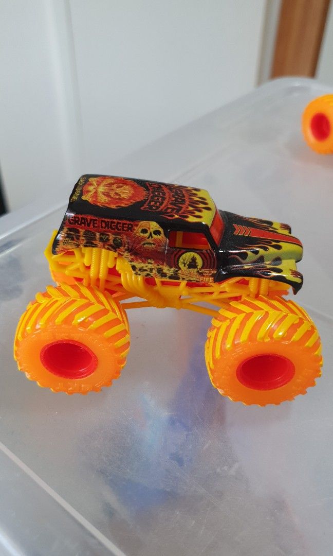 Use Monster Jam cars, Hobbies & Toys, Toys & Games on Carousell
