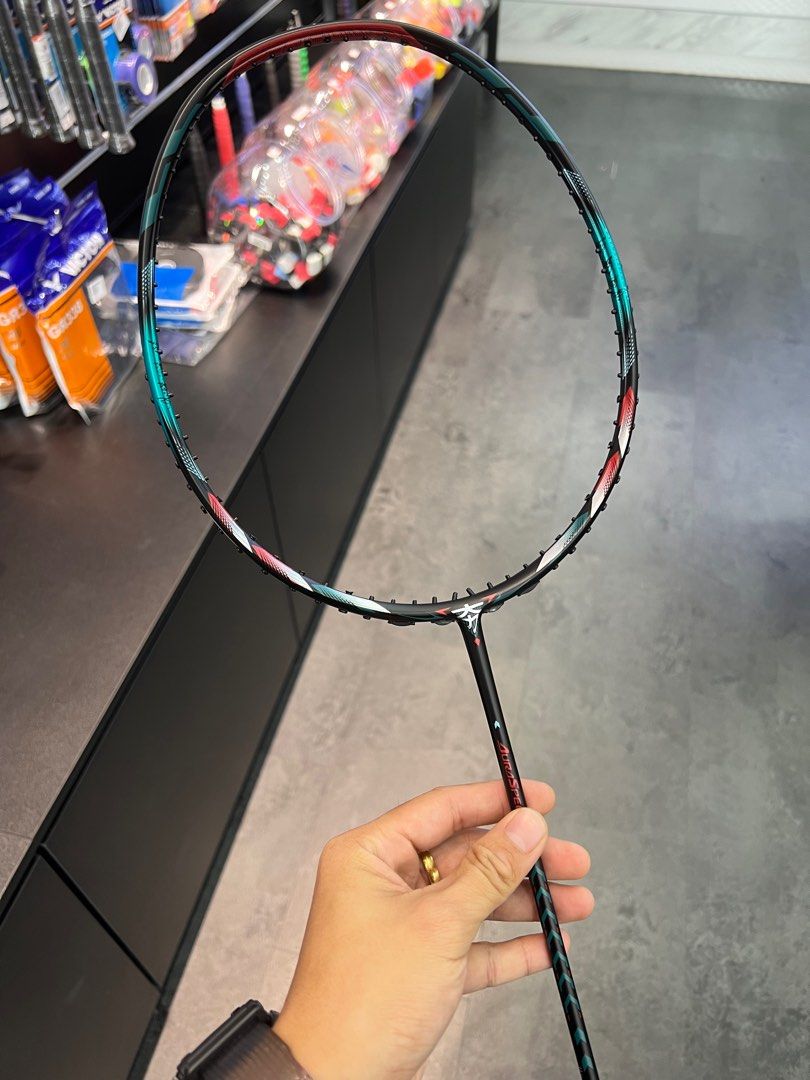 Victor Auraspeed Hang /C badminton racket, Sports Equipment, Sports ...