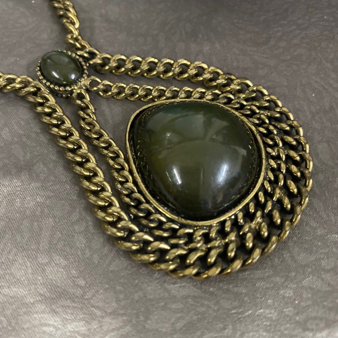 Vintage green stone necklace, Women's Fashion, Jewelry & Organisers ...