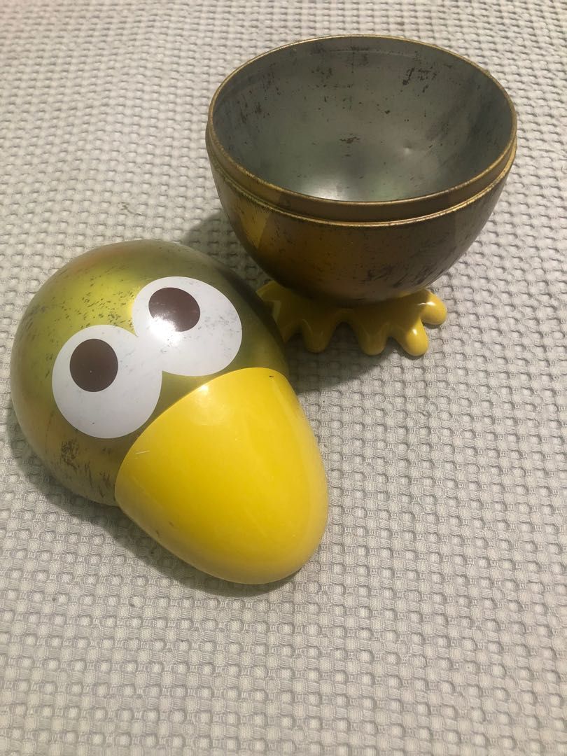 Vintage large kyorochan talking golden tin container, Hobbies & Toys ...