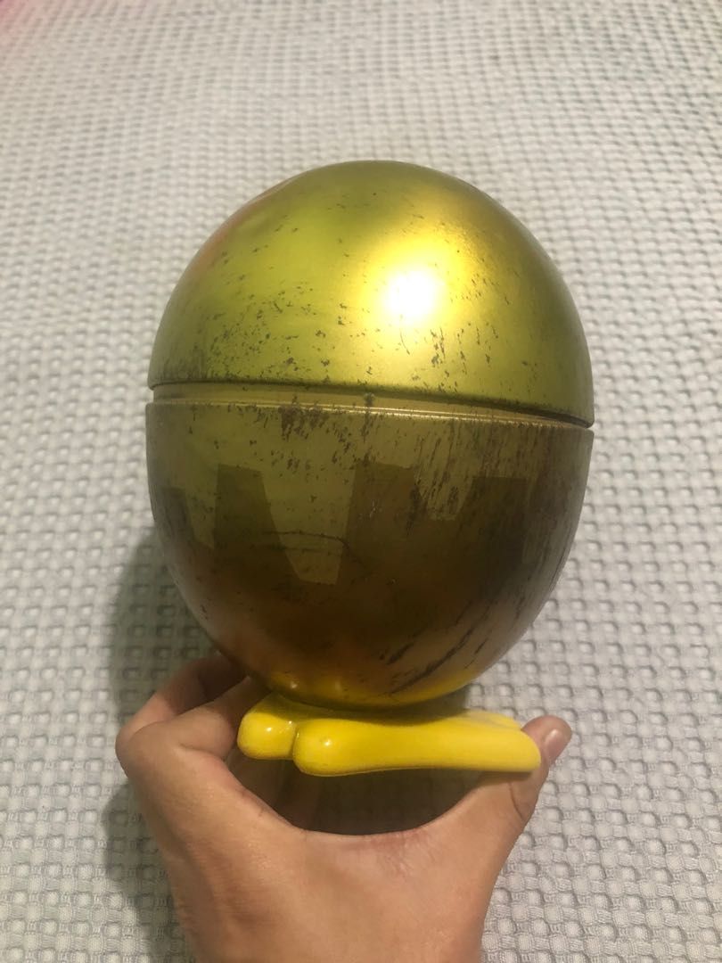 Vintage large kyorochan talking golden tin container, Hobbies & Toys ...